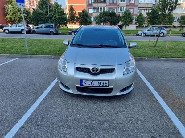Grey Toyota Auris 2008 in Klaipeda, with an engine capacity of 1.60 L and mileage of 152 thousand km for 2850 €, photo 1 on AUTOMOTO.COM.LV