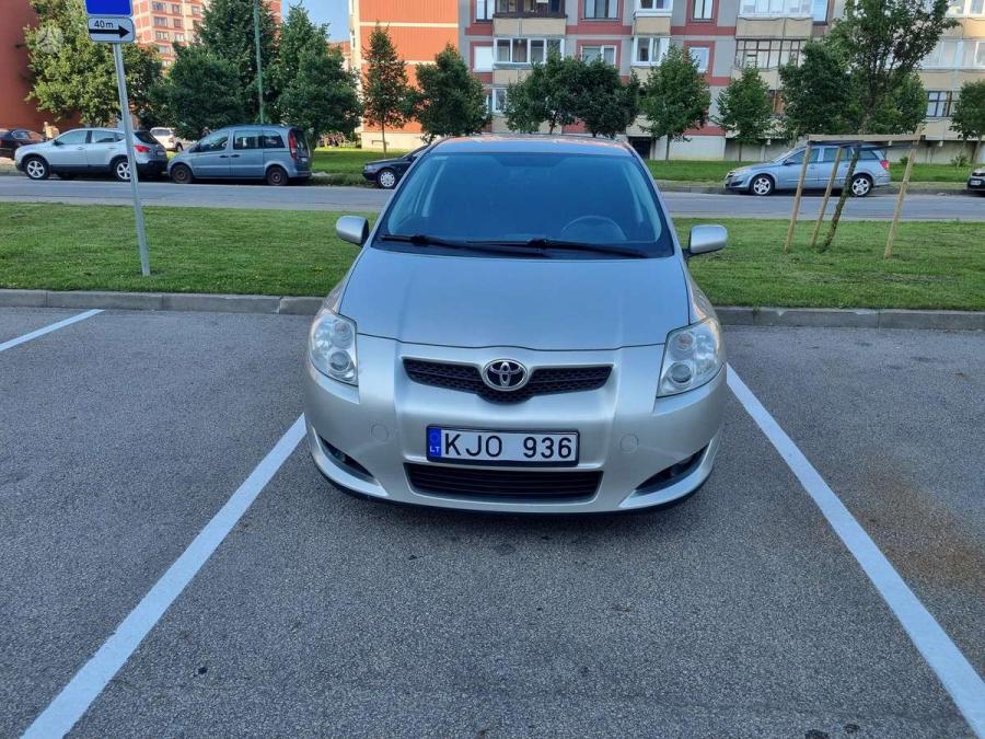 Pelēks Toyota Auris 2008 Klaipėda, ar dzinēja tilpumu 1.60 L un nobraukumu 152 tūkst. km par 2850 €, foto 1 vietnē AUTOMOTO.COM.LV