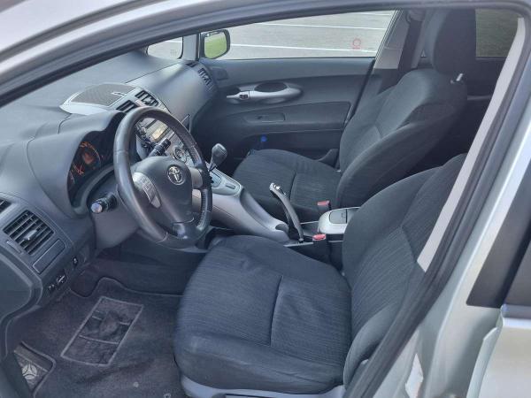 Grey Toyota Auris 2008 in Klaipeda, with an engine capacity of 1.60 L and mileage of 152 thousand km for 2850 €, photo 6 on AUTOMOTO.COM.LV