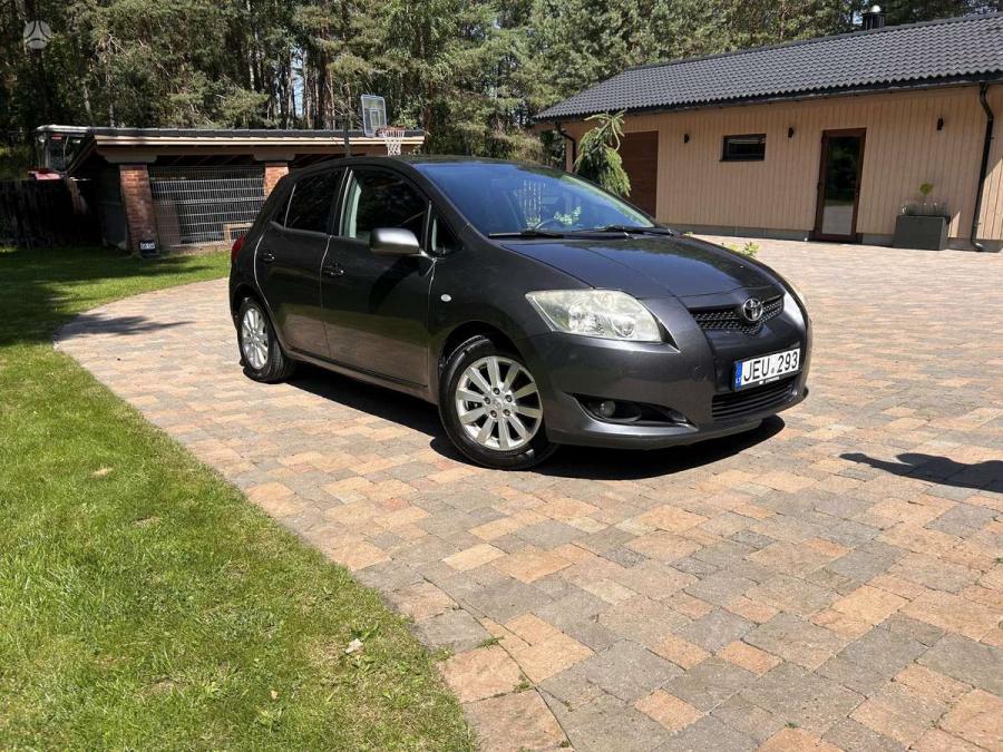 Pelēks Toyota Auris 2008 Molėtai, ar dzinēja tilpumu 1.36 L un nobraukumu 206 tūkst. km par 2500 €, foto 1 vietnē AUTOMOTO.COM.LV