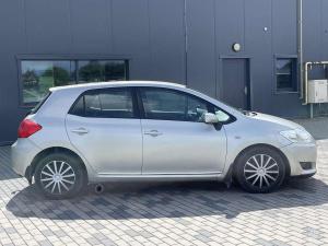 Grey Toyota Auris 2008 in Siauliai, with an engine capacity of 1.36 L and mileage of 327 thousand km for 1650 €, photo 4 on AUTOMOTO.COM.LV