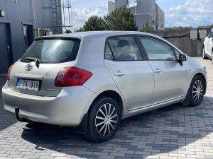 Grey Toyota Auris 2008 in Siauliai, with an engine capacity of 1.36 L and mileage of 327 thousand km for 1650 €, photo 8 on AUTOMOTO.COM.LV