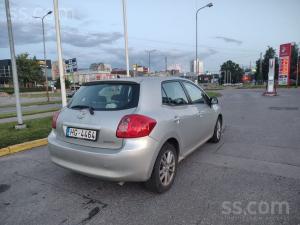 Pelēks Toyota Auris 2008 Rīga, ar dzinēja tilpumu 1.60 L un nobraukumu 202 tūkst. km par 2300 €, foto 4 vietnē AUTOMOTO.COM.LV