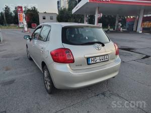 Pelēks Toyota Auris 2008 Rīga, ar dzinēja tilpumu 1.60 L un nobraukumu 202 tūkst. km par 2300 €, foto 5 vietnē AUTOMOTO.COM.LV