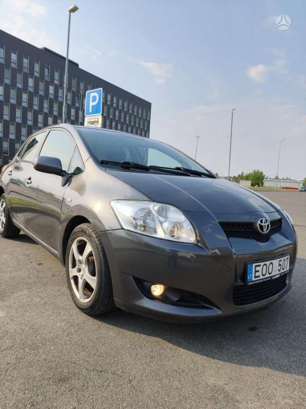 Pelēks Toyota Auris 2008 Kauņa, ar dzinēja tilpumu 2.00 L un nobraukumu 160 tūkst. km par 2200 €, foto 4 vietnē AUTOMOTO.COM.LV