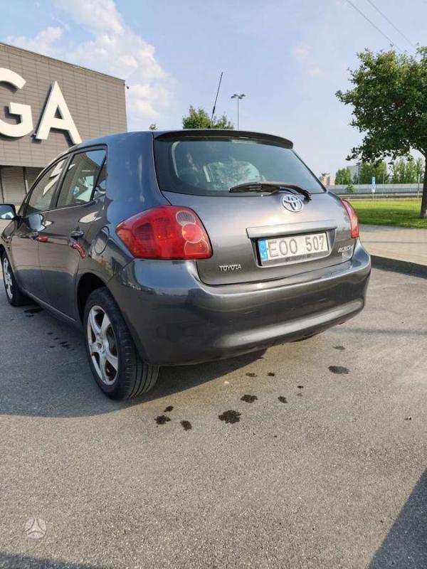 Pelēks Toyota Auris 2008 Kauņa, ar dzinēja tilpumu 2.00 L un nobraukumu 160 tūkst. km par 2200 €, foto 7 vietnē AUTOMOTO.COM.LV