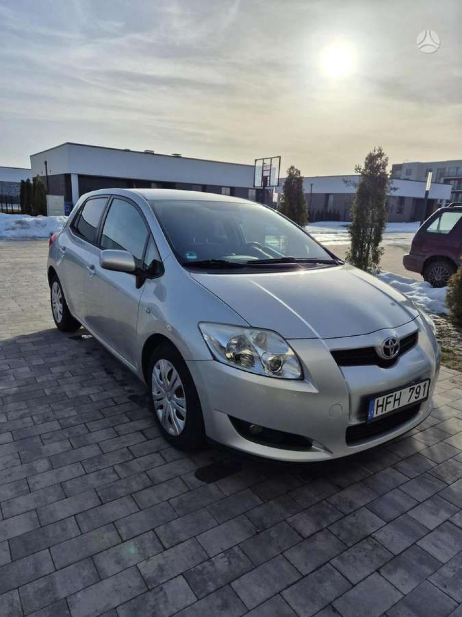 Pelēks Toyota Auris 2008 Kauņa, ar dzinēja tilpumu 1.60 L un nobraukumu 213 tūkst. km par 2650 €, foto 4 vietnē AUTOMOTO.COM.LV