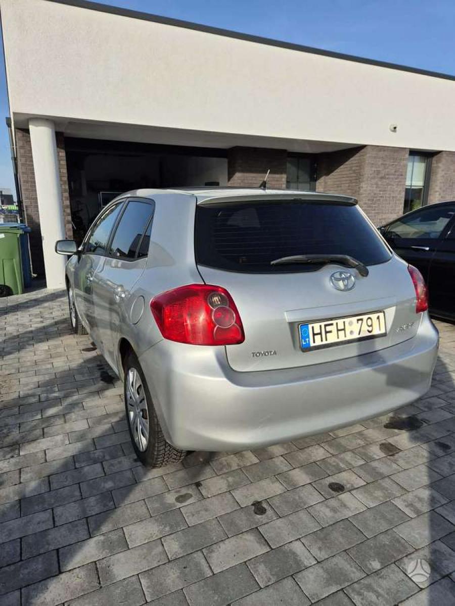 Pelēks Toyota Auris 2008 Kauņa, ar dzinēja tilpumu 1.60 L un nobraukumu 213 tūkst. km par 2650 €, foto 5 vietnē AUTOMOTO.COM.LV