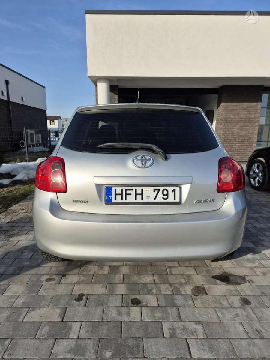 Pelēks Toyota Auris 2008 Kauņa, ar dzinēja tilpumu 1.60 L un nobraukumu 213 tūkst. km par 2650 €, foto 6 vietnē AUTOMOTO.COM.LV