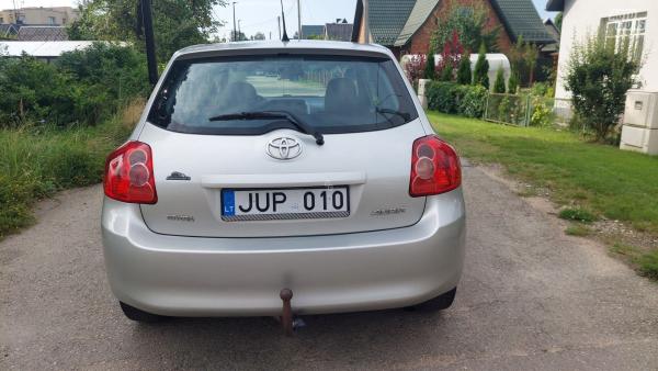 Pelēks Toyota Auris 2008 Alīta, ar dzinēja tilpumu 2.00 L un nobraukumu 285 tūkst. km par 750 €, foto 2 vietnē AUTOMOTO.COM.LV