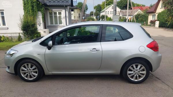 Pelēks Toyota Auris 2008 Alīta, ar dzinēja tilpumu 2.00 L un nobraukumu 285 tūkst. km par 750 €, foto 5 vietnē AUTOMOTO.COM.LV