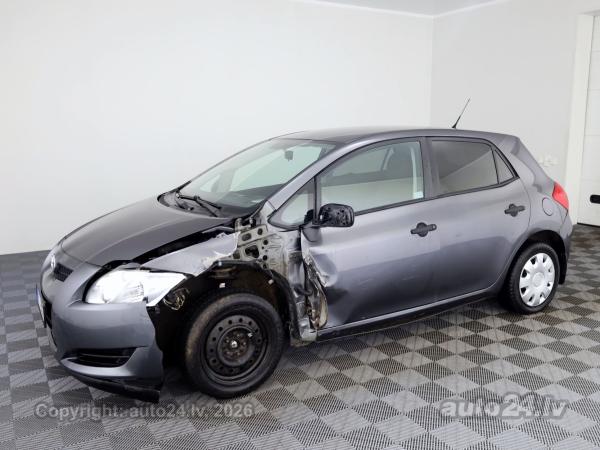 Pelēks Toyota Auris 2008 Tallina, ar dzinēja tilpumu 1.40 L un nobraukumu 87 tūkst. km par 1199 €, foto 2 vietnē AUTOMOTO.COM.LV