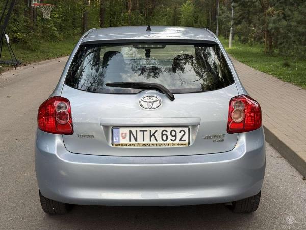 Pelēks Toyota Auris 2008 Viļņa, ar dzinēja tilpumu 1.36 L un nobraukumu 265 tūkst. km par 2700 €, foto 5 vietnē AUTOMOTO.COM.LV