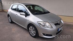 Pelēks Toyota Auris 2008 Ogre, ar dzinēja tilpumu 2.00 L un nobraukumu 266 tūkst. km par 2350 €, foto  vietnē AUTOMOTO.COM.LV