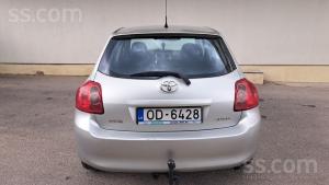 Pelēks Toyota Auris 2008 Ogre, ar dzinēja tilpumu 2.00 L un nobraukumu 266 tūkst. km par 2350 €, foto 4 vietnē AUTOMOTO.COM.LV