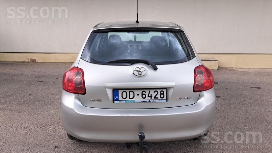 Pelēks Toyota Auris 2008 Ogre, ar dzinēja tilpumu 2.00 L un nobraukumu 266 tūkst. km par 2350 €, foto 4 vietnē AUTOMOTO.COM.LV