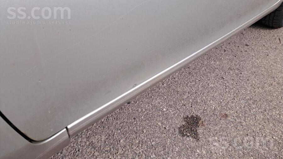 Pelēks Toyota Auris 2008 Ogre, ar dzinēja tilpumu 2.00 L un nobraukumu 266 tūkst. km par 2350 €, foto 9 vietnē AUTOMOTO.COM.LV