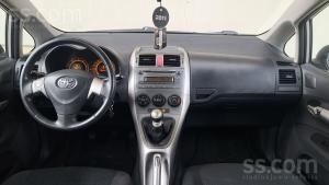 Pelēks Toyota Auris 2008 Ogre, ar dzinēja tilpumu 2.00 L un nobraukumu 266 tūkst. km par 2350 €, foto 12 vietnē AUTOMOTO.COM.LV