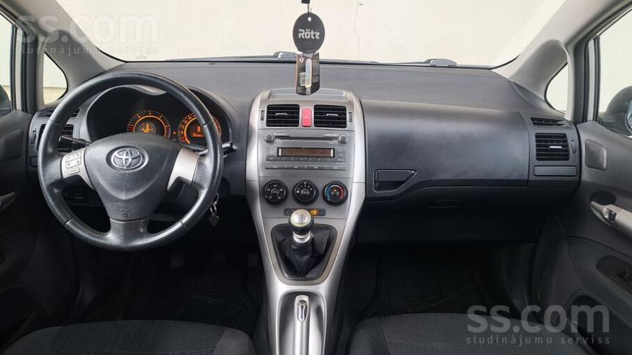 Pelēks Toyota Auris 2008 Ogre, ar dzinēja tilpumu 2.00 L un nobraukumu 266 tūkst. km par 2350 €, foto 12 vietnē AUTOMOTO.COM.LV