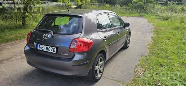 Grey Toyota Auris 2008 in Riga, with an engine capacity of 1.60 L and mileage of 147 thousand km for 3350 €, photo 4 on AUTOMOTO.COM.LV