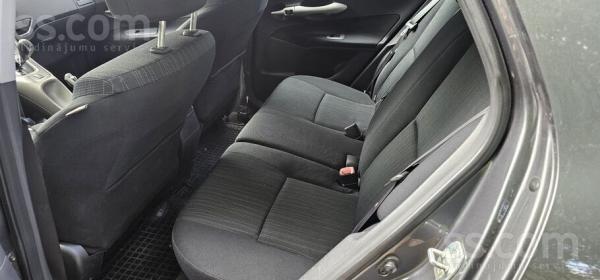Grey Toyota Auris 2008 in Riga, with an engine capacity of 1.60 L and mileage of 147 thousand km for 3350 €, photo 8 on AUTOMOTO.COM.LV