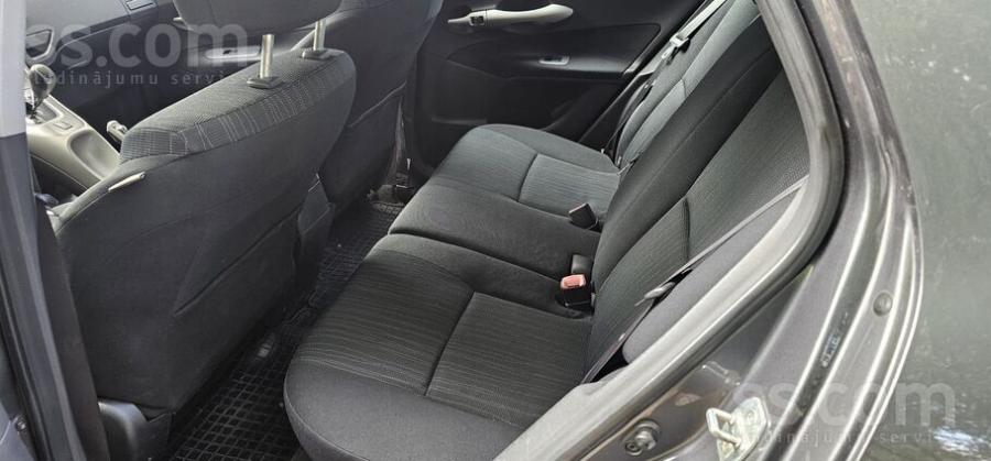Pelēks Toyota Auris 2008 Rīga, ar dzinēja tilpumu 1.60 L un nobraukumu 147 tūkst. km par 3350 €, foto 9 vietnē AUTOMOTO.COM.LV