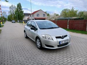 Pelēks Toyota Auris 2008 Rīga, ar dzinēja tilpumu 1.60 L un nobraukumu 254 tūkst. km par 2100 €, foto 3 vietnē AUTOMOTO.COM.LV