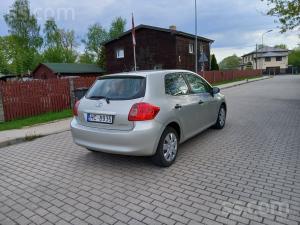 Pelēks Toyota Auris 2008 Rīga, ar dzinēja tilpumu 1.60 L un nobraukumu 254 tūkst. km par 2100 €, foto 4 vietnē AUTOMOTO.COM.LV