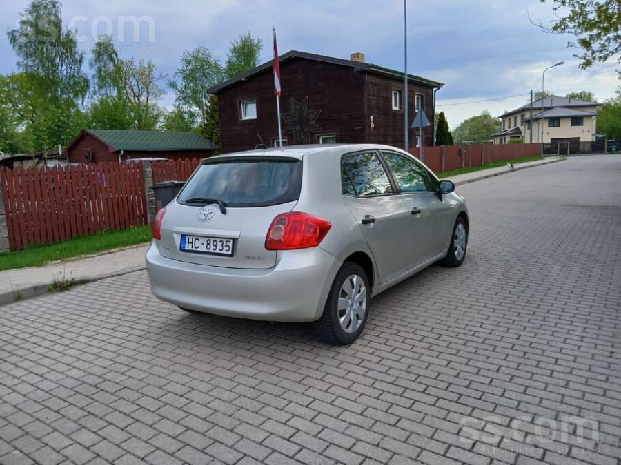 Pelēks Toyota Auris 2008 Rīga, ar dzinēja tilpumu 1.60 L un nobraukumu 254 tūkst. km par 2100 €, foto 4 vietnē AUTOMOTO.COM.LV