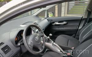 Pelēks Toyota Auris 2008 Rīga, ar dzinēja tilpumu 1.60 L un nobraukumu 254 tūkst. km par 2100 €, foto 6 vietnē AUTOMOTO.COM.LV