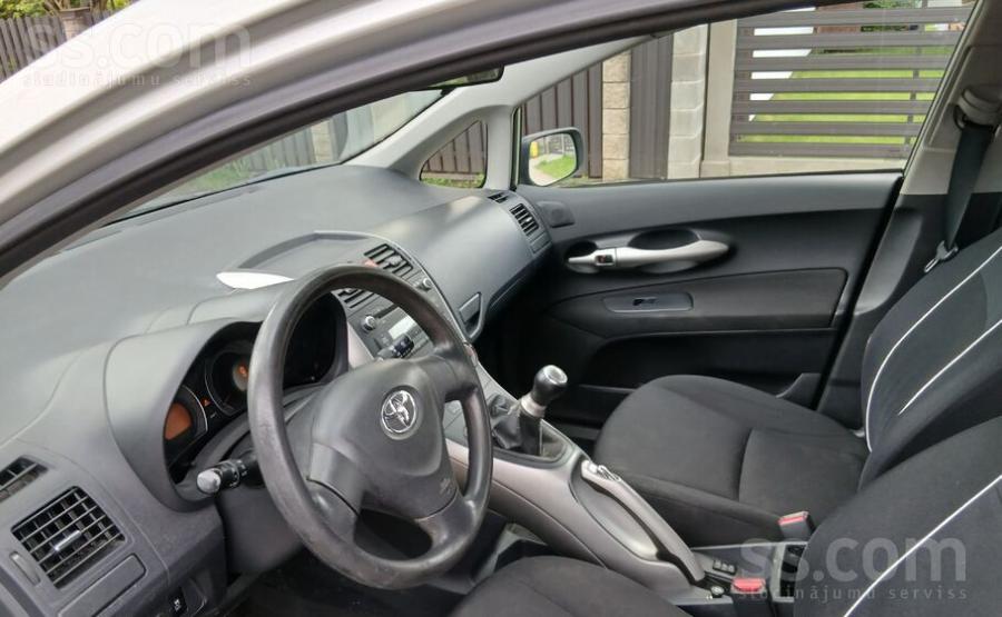 Pelēks Toyota Auris 2008 Rīga, ar dzinēja tilpumu 1.60 L un nobraukumu 254 tūkst. km par 2100 €, foto 6 vietnē AUTOMOTO.COM.LV