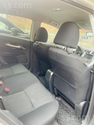 Pelēks Toyota Auris 2008 Rīga, ar dzinēja tilpumu 2.00 L un nobraukumu 291 tūkst. km par 1100 €, foto 6 vietnē AUTOMOTO.COM.LV