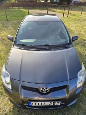 Grey Toyota Auris 2008 in Klaipeda, with an engine capacity of 1.36 L and mileage of 182 thousand km for 2200 €, photo 3 on AUTOMOTO.COM.LV
