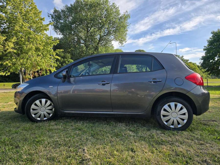 Grey Toyota Auris 2008 in Klaipeda, with an engine capacity of 1.36 L and mileage of 182 thousand km for 2200 €, photo 5 on AUTOMOTO.COM.LV