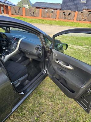 Grey Toyota Auris 2008 in Klaipeda, with an engine capacity of 1.36 L and mileage of 182 thousand km for 2200 €, photo 11 on AUTOMOTO.COM.LV