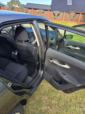 Grey Toyota Auris 2008 in Klaipeda, with an engine capacity of 1.36 L and mileage of 182 thousand km for 2200 €, photo 12 on AUTOMOTO.COM.LV