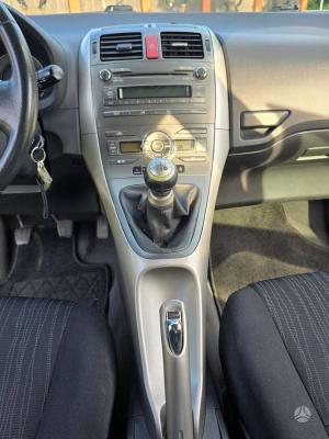 Grey Toyota Auris 2008 in Klaipeda, with an engine capacity of 1.36 L and mileage of 182 thousand km for 2200 €, photo 20 on AUTOMOTO.COM.LV