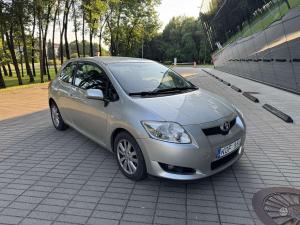 Grey Toyota Auris 2008 in Kaunas, with an engine capacity of 2.00 L and mileage of 183 thousand km for 2100 €, photo  on AUTOMOTO.COM.LV