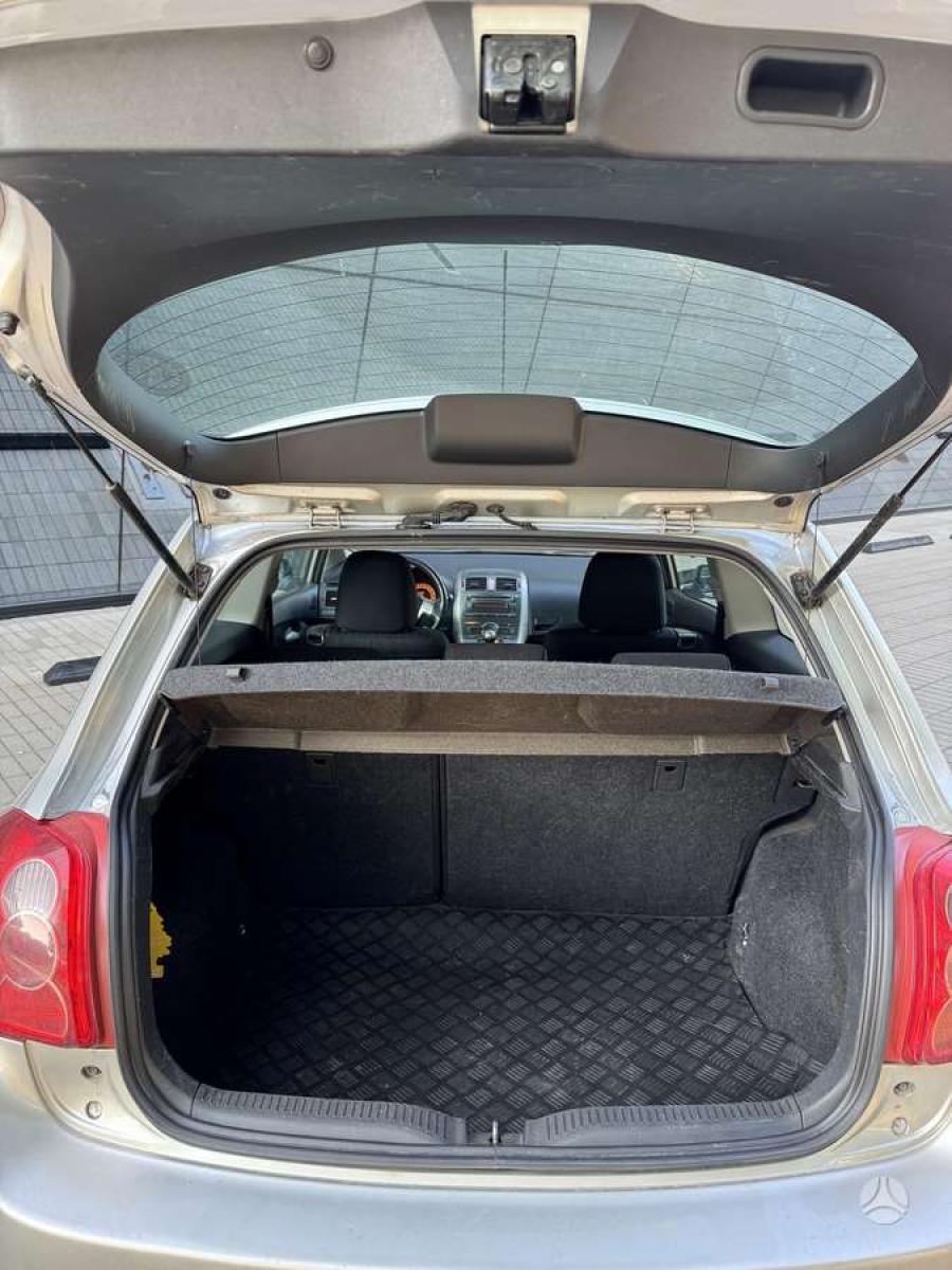Pelēks Toyota Auris 2008 Kauņa, ar dzinēja tilpumu 2.00 L un nobraukumu 183 tūkst. km par 2100 €, foto 12 vietnē AUTOMOTO.COM.LV