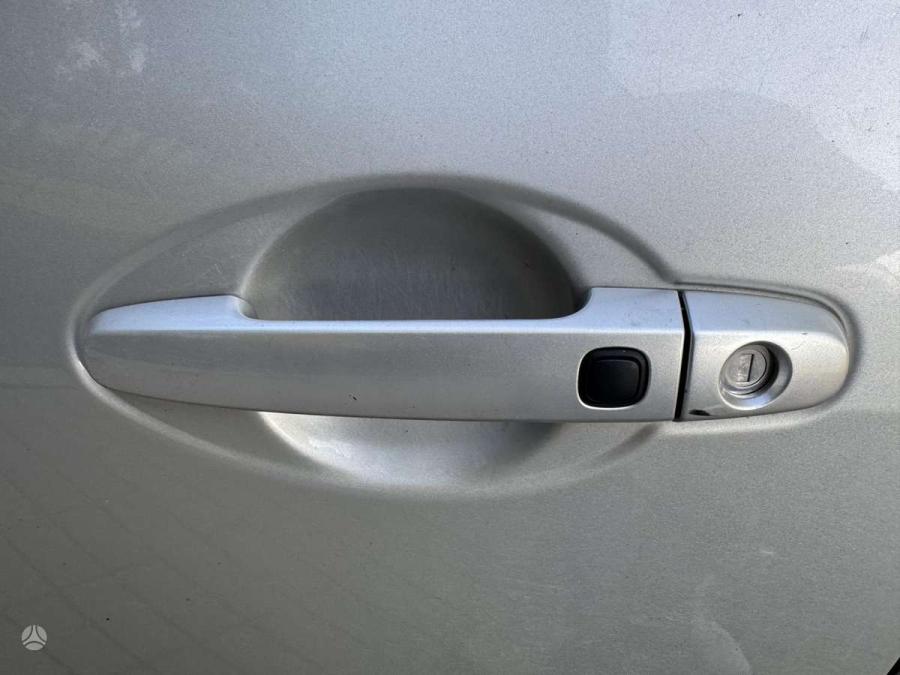 Pelēks Toyota Auris 2008 Kauņa, ar dzinēja tilpumu 2.00 L un nobraukumu 183 tūkst. km par 2100 €, foto 13 vietnē AUTOMOTO.COM.LV