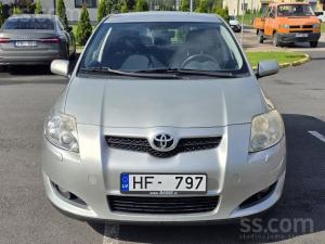 Pelēks Toyota Auris 2008 Rīga, ar dzinēja tilpumu 1.60 L un nobraukumu 123 tūkst. km par 1900 €, foto  vietnē AUTOMOTO.COM.LV