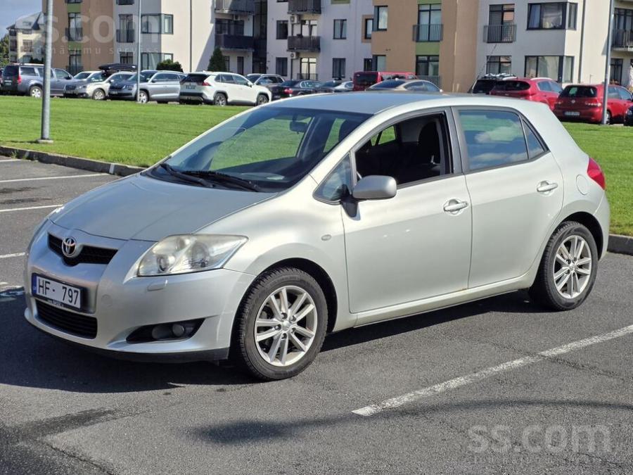 Pelēks Toyota Auris 2008 Rīga, ar dzinēja tilpumu 1.60 L un nobraukumu 123 tūkst. km par 1900 €, foto 3 vietnē AUTOMOTO.COM.LV