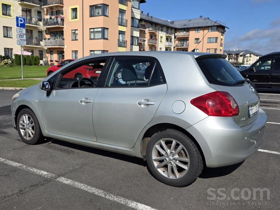 Pelēks Toyota Auris 2008 Rīga, ar dzinēja tilpumu 1.60 L un nobraukumu 123 tūkst. km par 1900 €, foto 5 vietnē AUTOMOTO.COM.LV