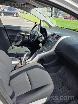 Pelēks Toyota Auris 2008 Rīga, ar dzinēja tilpumu 1.60 L un nobraukumu 123 tūkst. km par 1900 €, foto 10 vietnē AUTOMOTO.COM.LV