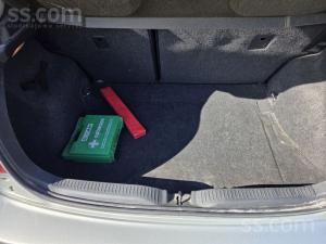 Pelēks Toyota Auris 2008 Rīga, ar dzinēja tilpumu 1.60 L un nobraukumu 123 tūkst. km par 1900 €, foto 13 vietnē AUTOMOTO.COM.LV