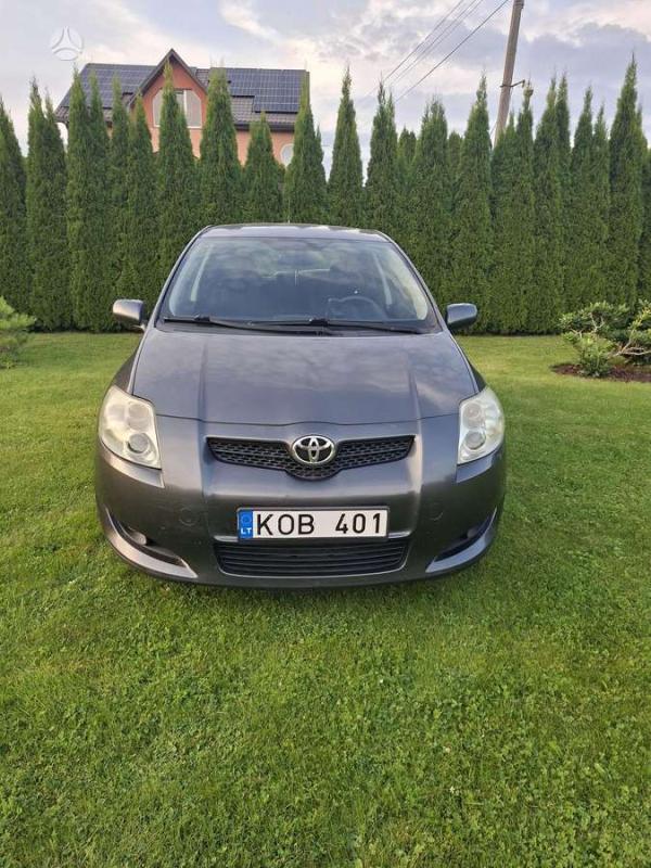 Toyota Auris 2008 in Vilnius on AUTOMOTO.COM.LV Grey Toyota Auris 2008 in Vilnius, with an engine capacity of 2.00 L and mileage of 270 thousand km for 1300 €, photo 1 on AUTOMOTO.COM.LV