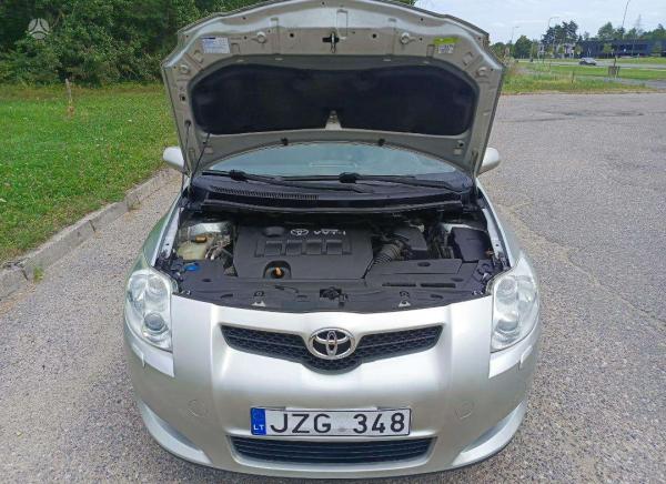 Pelēks Toyota Auris 2008 Kauņa, ar dzinēja tilpumu 1.60 L un nobraukumu 264 tūkst. km par 2900 €, foto 4 vietnē AUTOMOTO.COM.LV