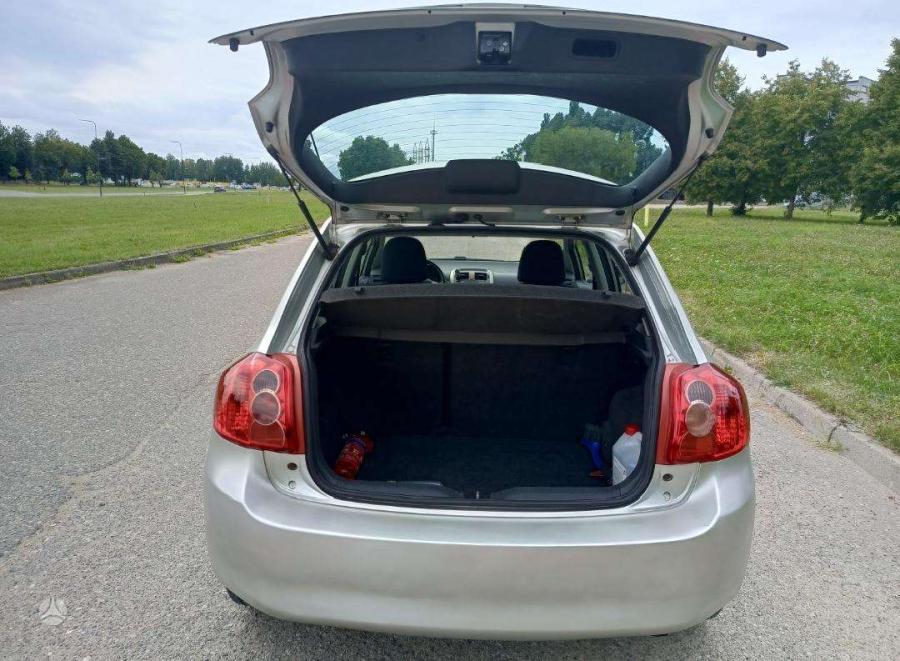 Grey Toyota Auris 2008 in Kaunas, with an engine capacity of 1.60 L and mileage of 264 thousand km for 2900 €, photo 8 on AUTOMOTO.COM.LV