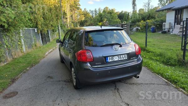 Pelēks Toyota Auris 2008 Rīga, ar dzinēja tilpumu 1.60 L un nobraukumu 200 tūkst. km par 3200 €, foto 3 vietnē AUTOMOTO.COM.LV