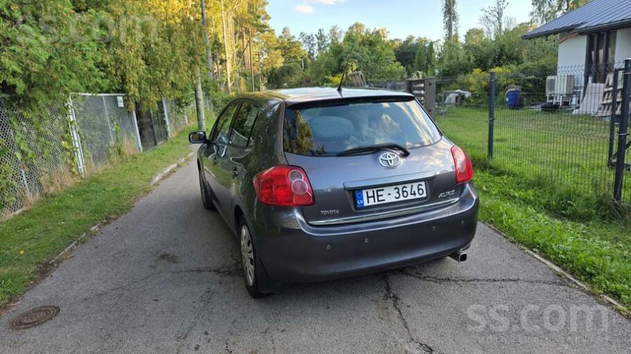 Pelēks Toyota Auris 2008 Rīga, ar dzinēja tilpumu 1.60 L un nobraukumu 200 tūkst. km par 3200 €, foto 3 vietnē AUTOMOTO.COM.LV